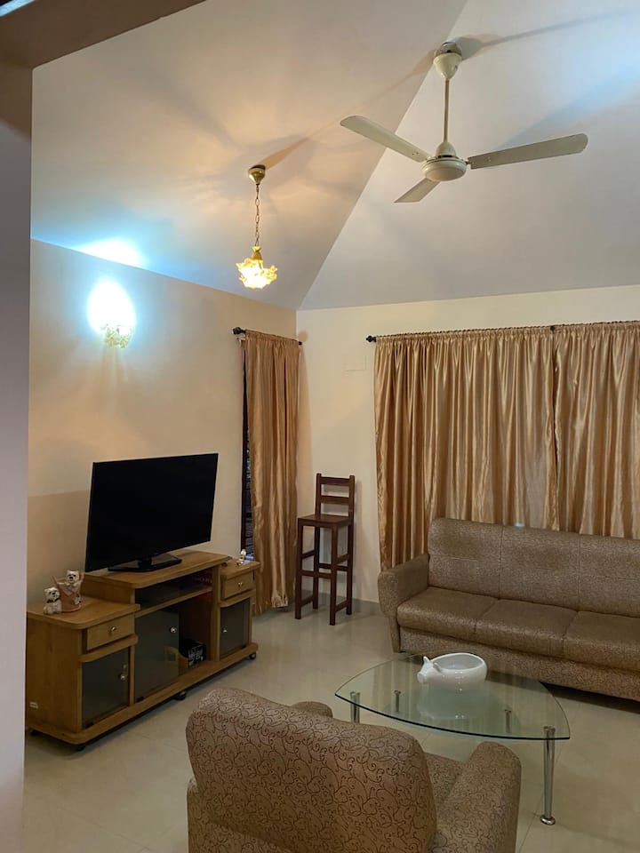 Comfortable 2 Bed Home 
Near Fr. Mullers Hospital - 芒格洛爾