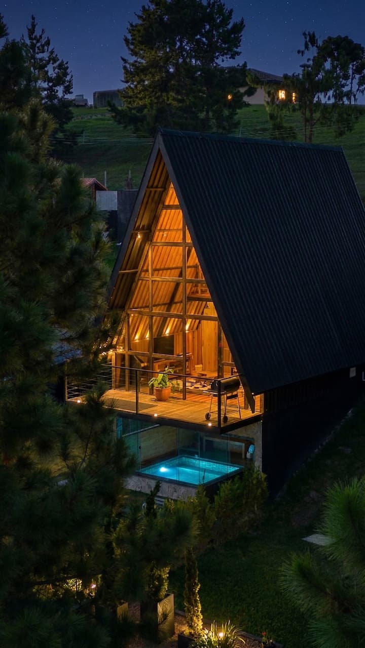 Chalé Com Piscina Aquecida Privativa E Vista - Campos do Jordão