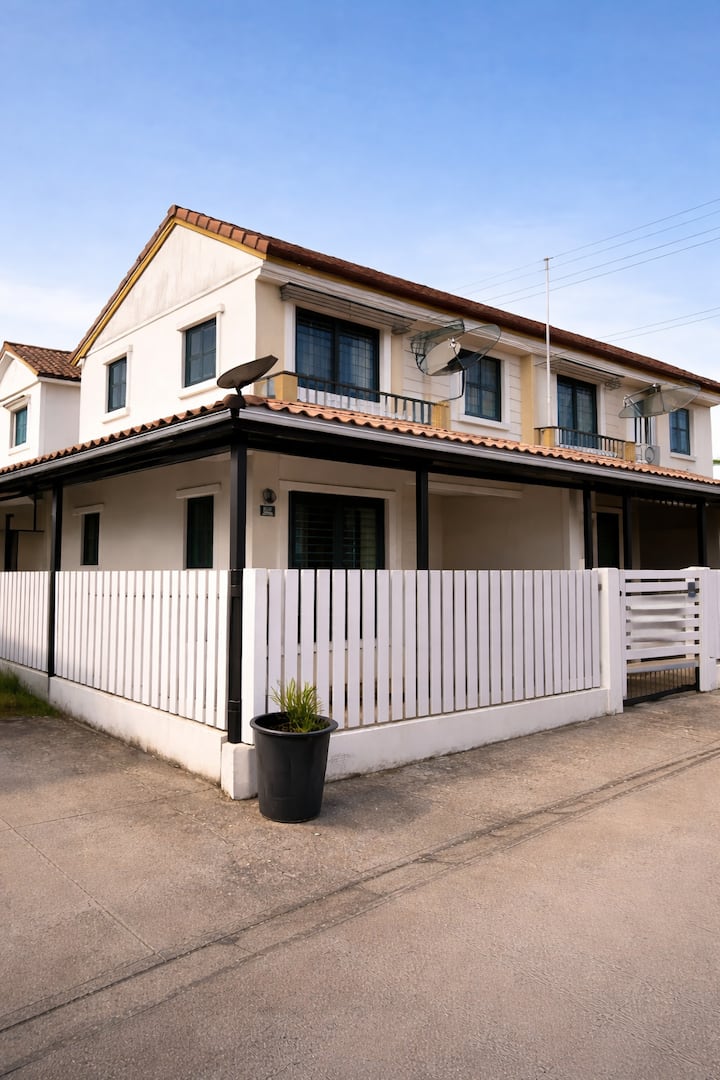 Spacious 3br Home Near Airport Quiet Stay - Bang Phli District