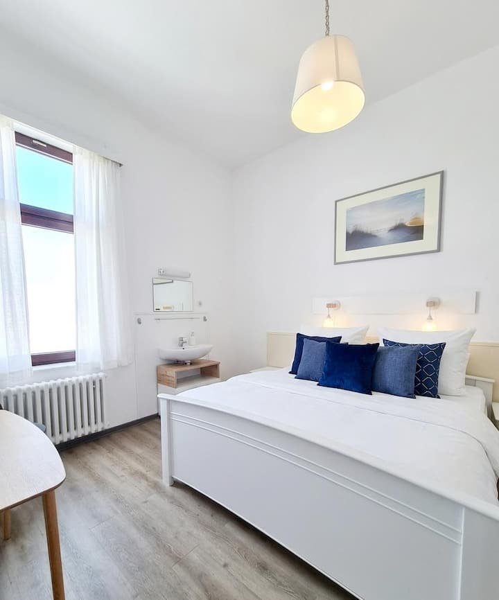 Dreibettzimmer 10 | Pension Weierts - Norderney