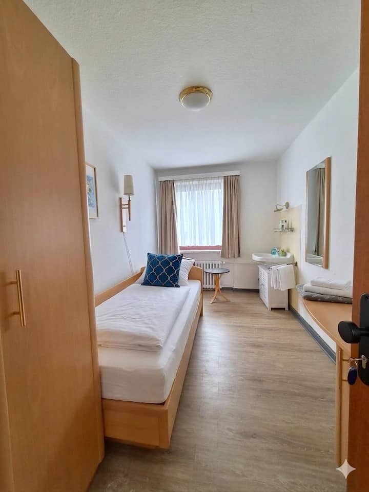 Helles Einzelzimmer Mit Eigenem Bad Auf Dem Flur - Norderney