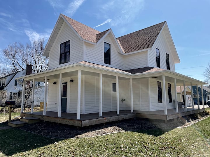 Modern Farmhouse - Decorah, IA