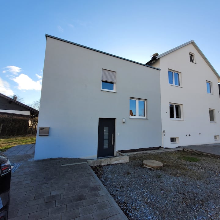 Modernes Apartment. 3 Schlafzimmer 6 Betten.2bäder - Straubing