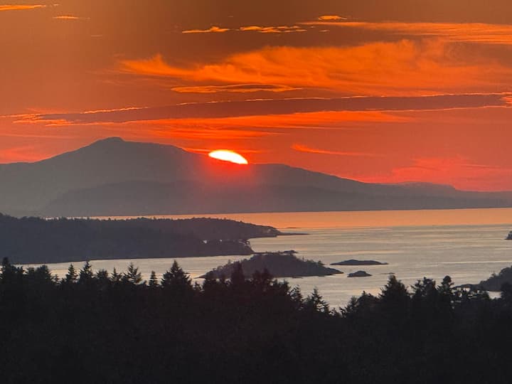 Royal Ocean Views - Canada