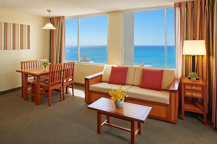 Heart Of Waikiki! Tranquil Vacation Haven - Honolulu, HI