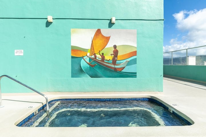 Waikiki Studio Getaway: Swim, Sauna, 2 Units - Honolulu, HI