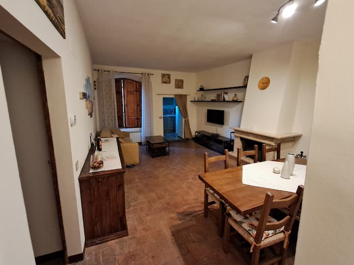 Appartamento In Centro Storico Ad Asciano (Si) - Rapolano Terme