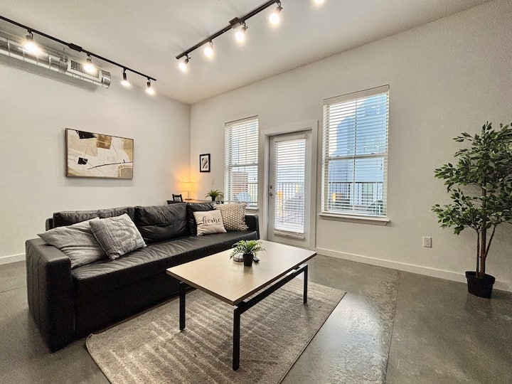 *Heart Of Downtown Loft/ Fast Wi-fi/ Pool/ Gym* - Memphis, TN