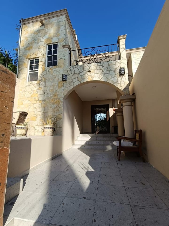 Estancia Cómoda En Casa Amplia Y Acogedora - Tampico