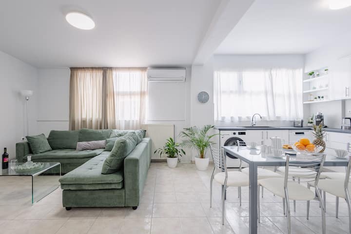 Renovated Modern Home With Parking In Heraklion - Heraclión