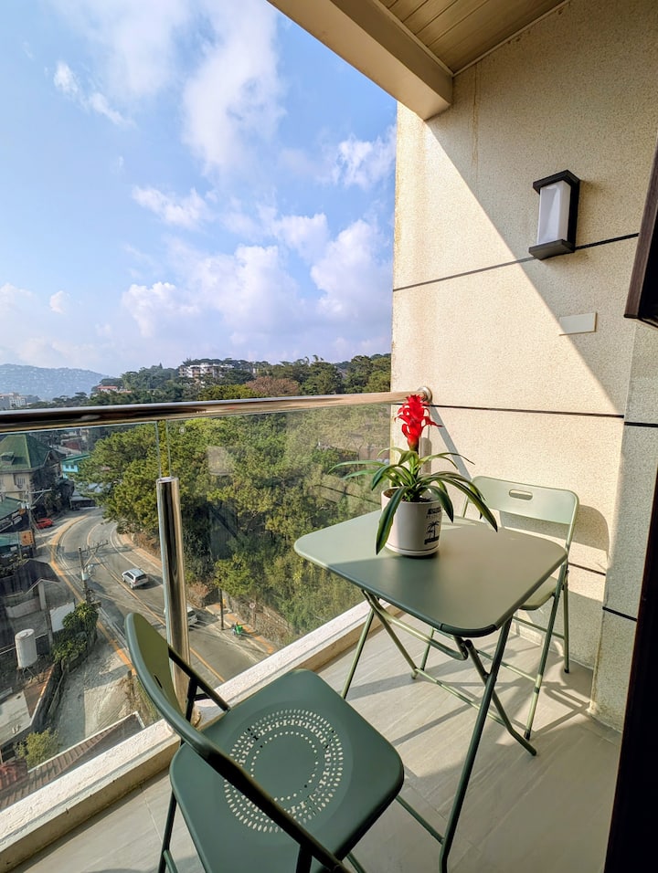 2br Family Apartment W/ 2 Balconies And Pool - Baguio