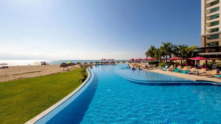 1-bd At Grand Venetian – Beach & Stunning Views - Mexico