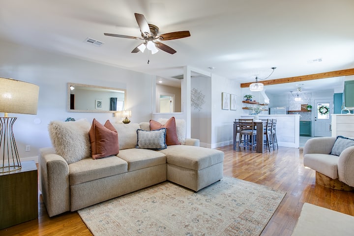 West Texas Retreat 3 Br/2 Ba With 1 Bd/1 Ba Casita - San Angelo, TX