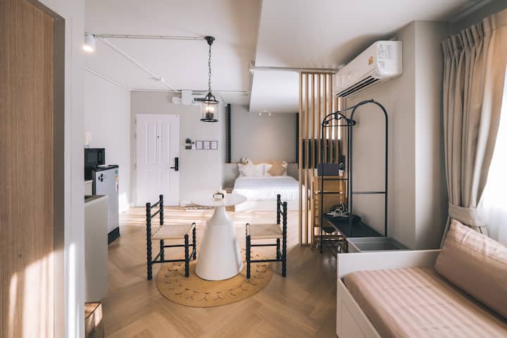 Sol Studio : Cozy Unit With Big Balcony, Bts Onnut - Thailand