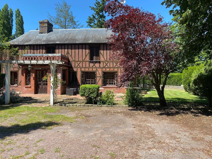 Le Pré Joli, Maison De Charme Au Calme Et Rivière - Bernay