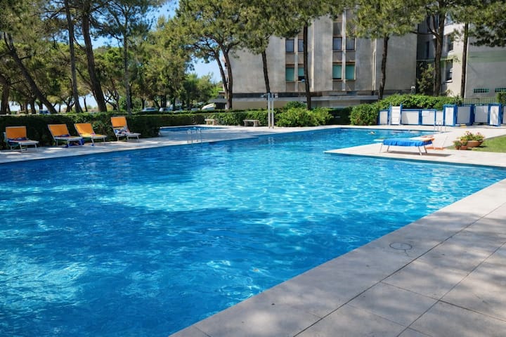 A 15 Metri Dal Mare_2 Piscine_parcheggio Coperto - Lignano Pineta