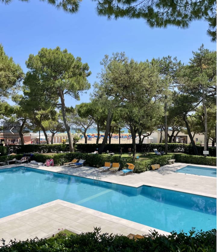 A 15 Metri Dal Mare_2 Piscine_parcheggio Coperto - Lignano Sabbiadoro