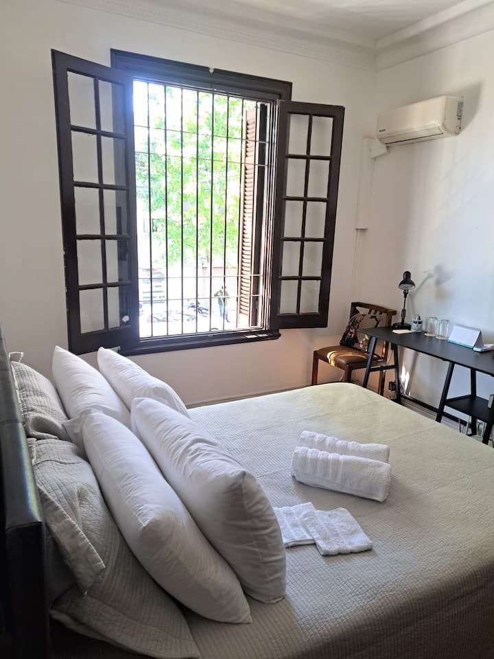 3 Bedroom Home In Pocitos Sleep 6 Very Comfortably - Montevideo