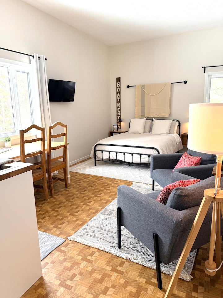 The Suite @ Copper Lake House - Alberta