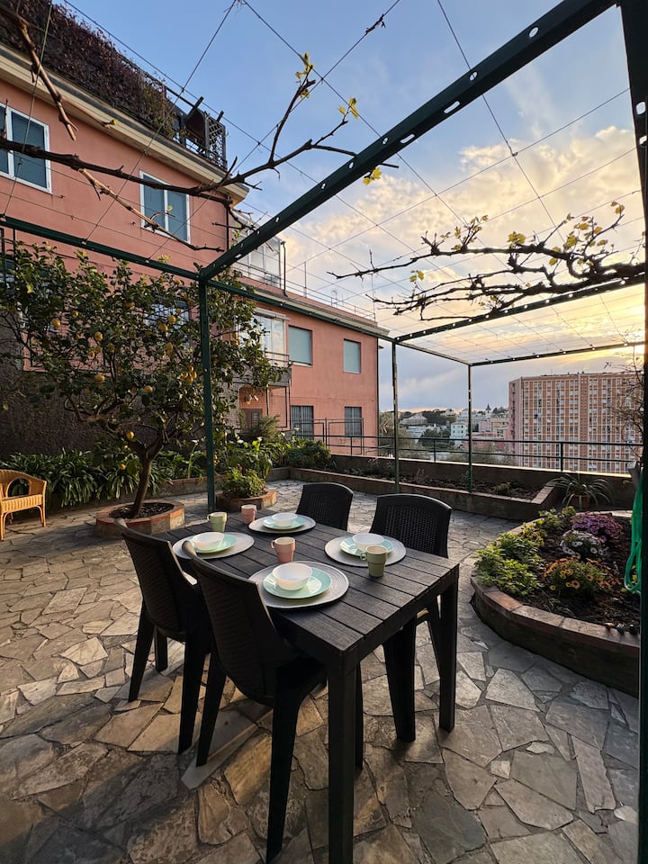 Casa La Dea Genova Giardino Sturla Mare/gaslini - Генуя