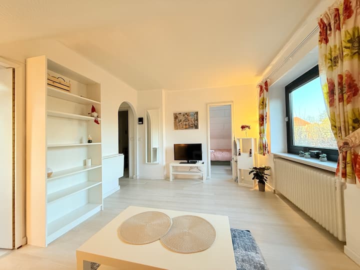 2-room Private Apt.-fast Access To City Center,new - Hamburg