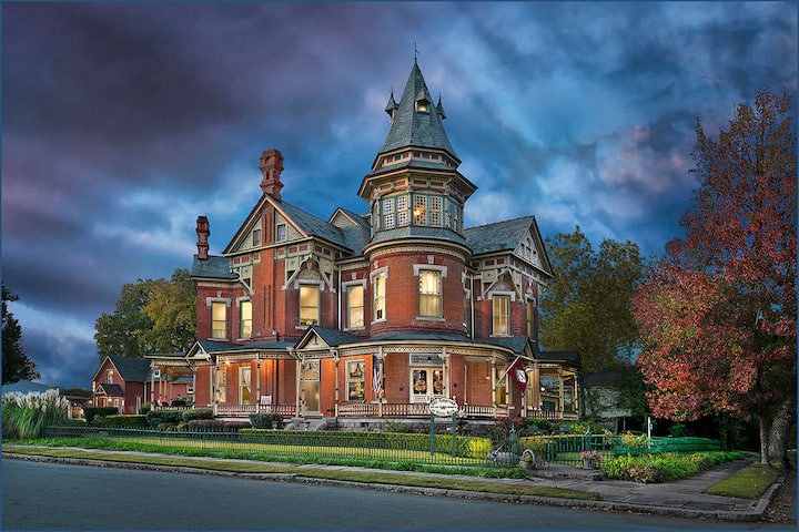 The Empress Of Little Rock | Entire Mansion House - Little Rock, AR