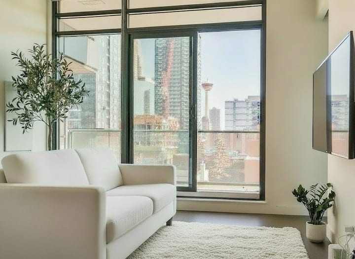 Travellers Dream Beltline Condo W/gym Pool&views - Mount Royal University