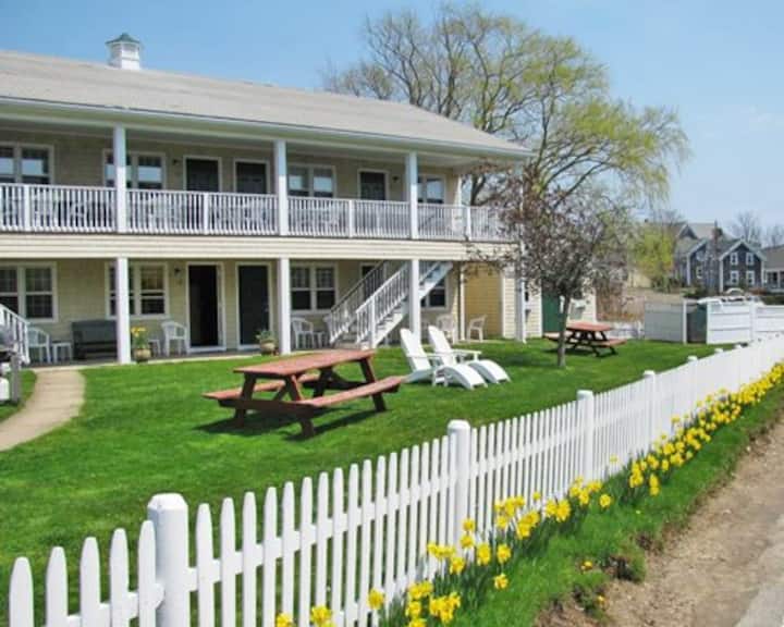 Island Manor Resort Studio - 7/4-11, Block Island - Block Island, RI