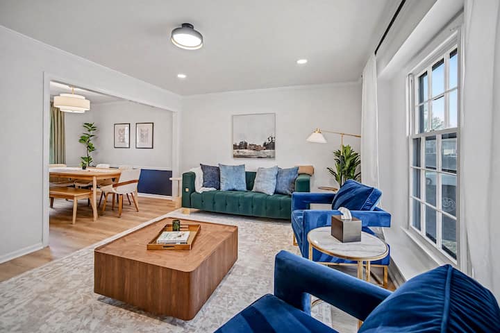 Room For Everyone | Sleeps 10 | Bunks+bonus Space! - Overland Park, KS