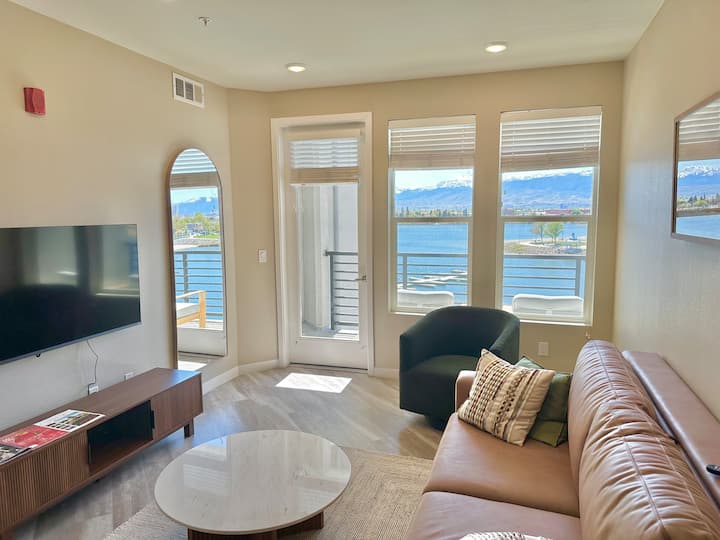 The Lenor Lakeside Getaway - Reno, NV