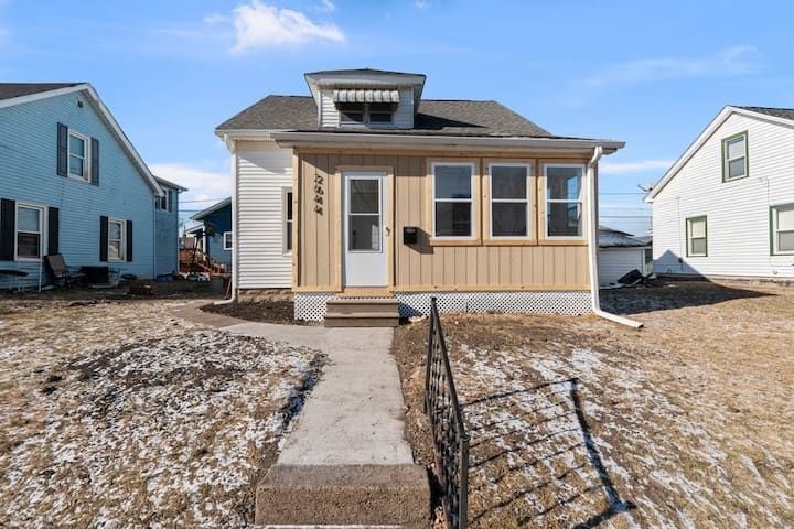 Kw Airbnb - Davenport, IA