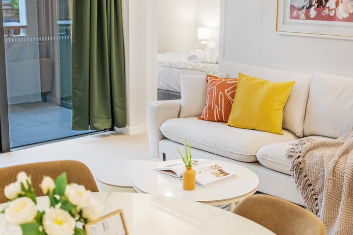 @Dickson Stylish 2br Apt Near Anu W/ Parking & Gym - Canberra