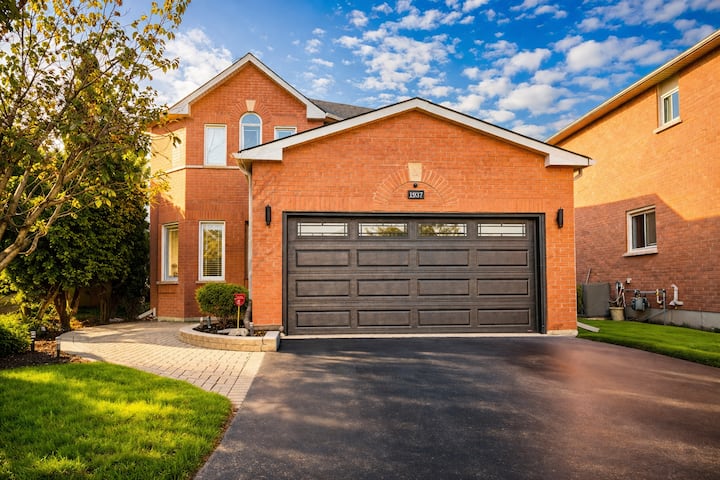 4br King Ensuite | Go Train To World Cup | Pets Ok - Pickering