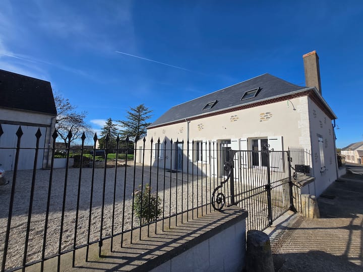 Gîte De Charme – 14 Couchages – Proche De Bourges - シェール