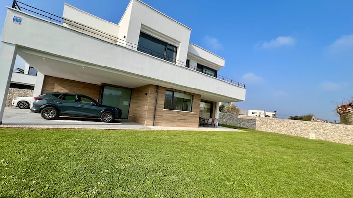 Villa Stylish Host, Cerca De Las Playas. - Cantabria