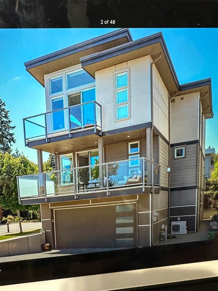 Cozy 1-bedroom Suite With Private Entrance - Vancouver Island