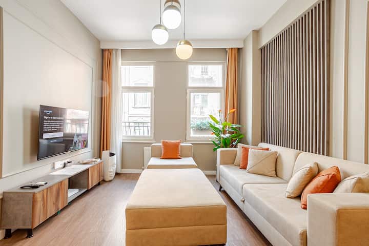 Spacious 3 Br W/ 2 Bath /Balcony - Near Galataport - Harbiye