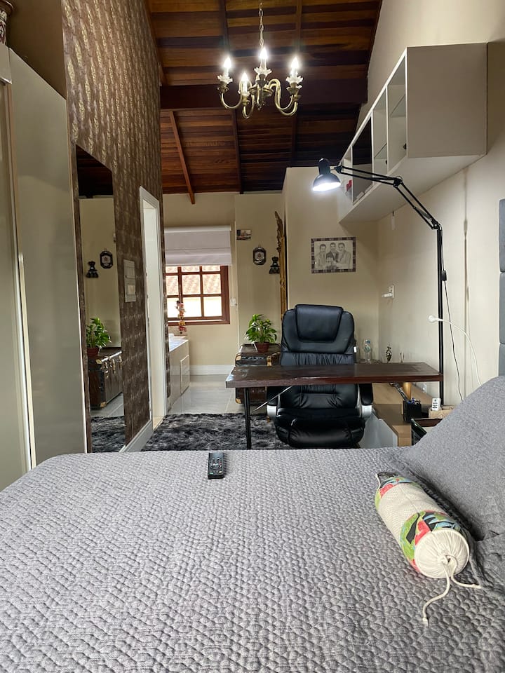 Sobrado A 15 Min Do Barra E Praia De Belas. - Porto Alegre