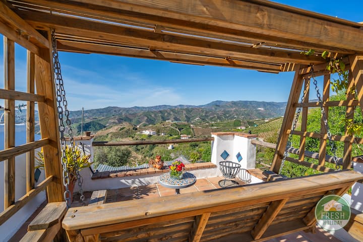 Casa Jazmines: Rooftop Jacuzzi & Bbq Retreat - Comares