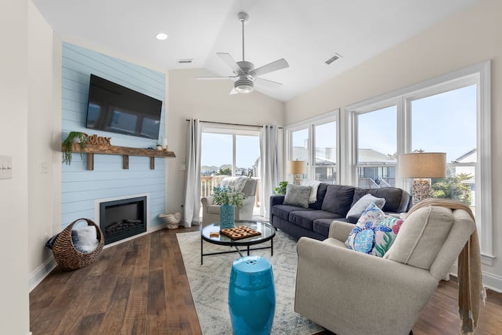 Waves On Willis | Hot Tub · Sound Views · 4br Ab - Morehead City, NC