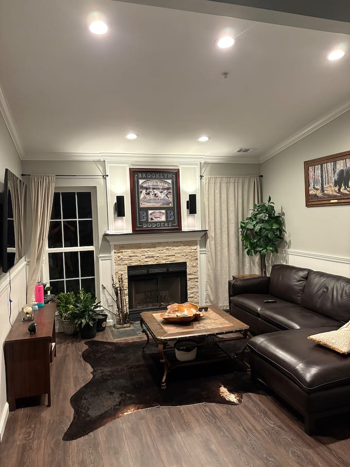 Cozy Penthouse Fully Renovated With Luxury Shower - Oakland, NJ