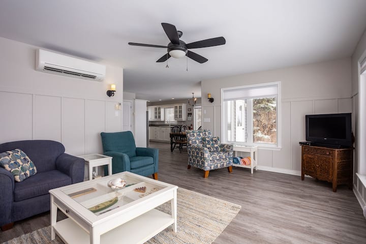 Pei Vacation Home With Stunning Water Views. - Cavendish