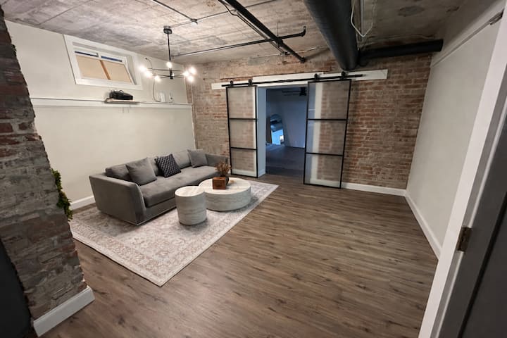 The Fox Den - Atlanta, GA