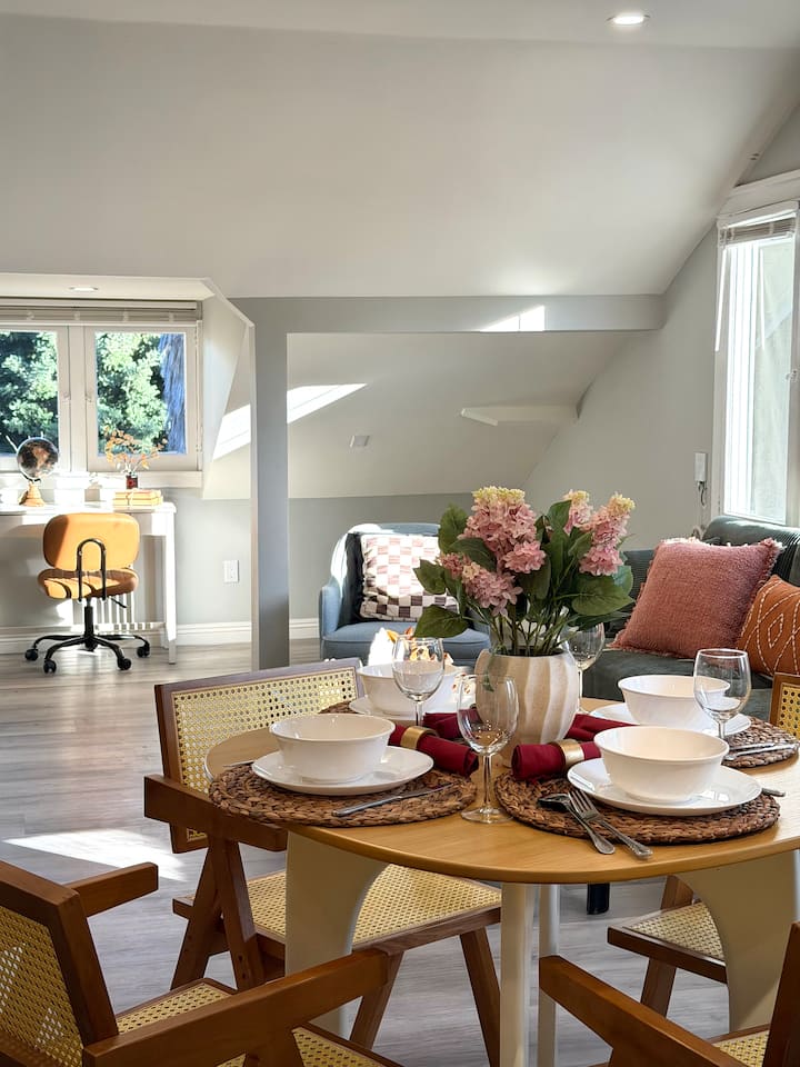 Peaceful Cabin Loft In Central Pasadena W/parking - Altadena, CA