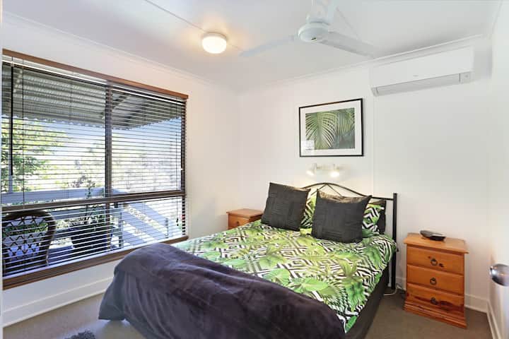 Holiday Cabin On The River & Pool - Maroochydore