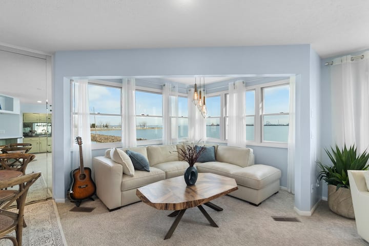 Waterfront | Sauna | Private Dock | Stunning Views - Sandusky, OH