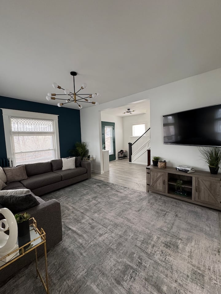 Modern Home Near All Star Village & Dreams Park - Oneonta, NY