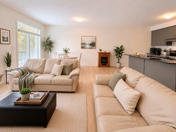 Bobcaygeon Bungaloft | Near Lake | Sleeps 8 - Bobcaygeon