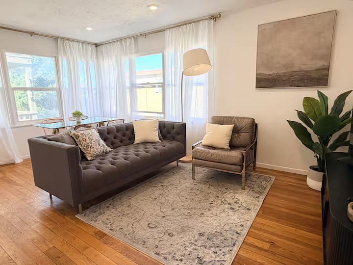 Bright, Renovated 800 Sqft 2-bdrm In Berkeley - Berkeley, CA