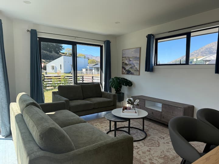 Modern 3br2ba Holiday Home Near Ski Fields+parking - Queenstown, New Zealand